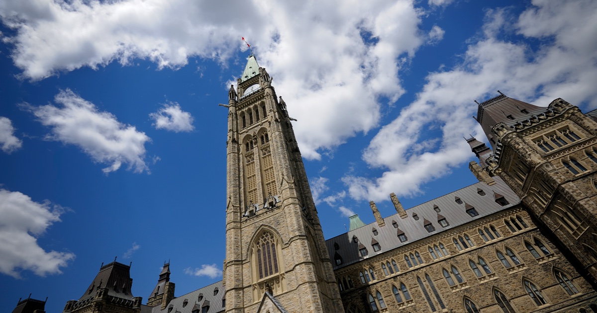 Vaccine mandate for federal public service lifted | The Professional ...